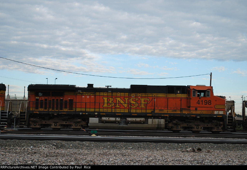 BNSF 4198